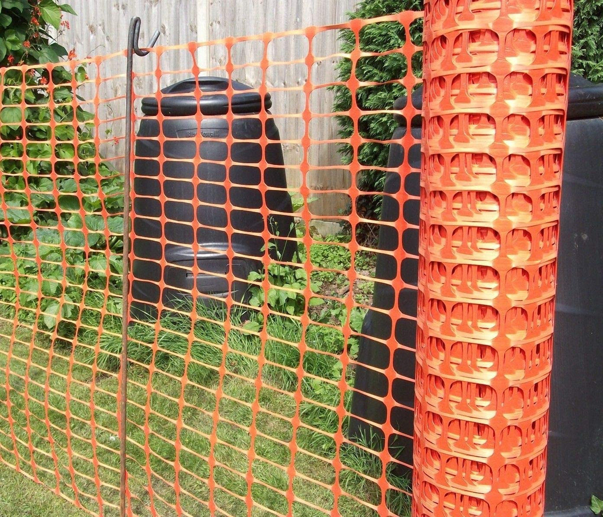 Orange Barrier Mesh Fence 25m & 10 Metal Fencing Pins – Premier Netting